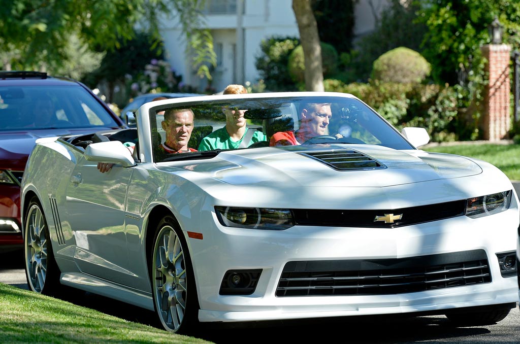 [PICS] Manchester United FC Players Cruise Beverly Hills in Chevy ...