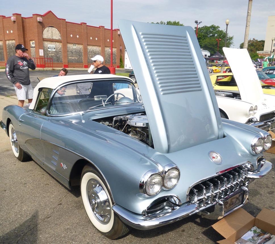 [PICS] Corvette Reunion: The Biggest and Best Yet! - Corvette: Sales ...