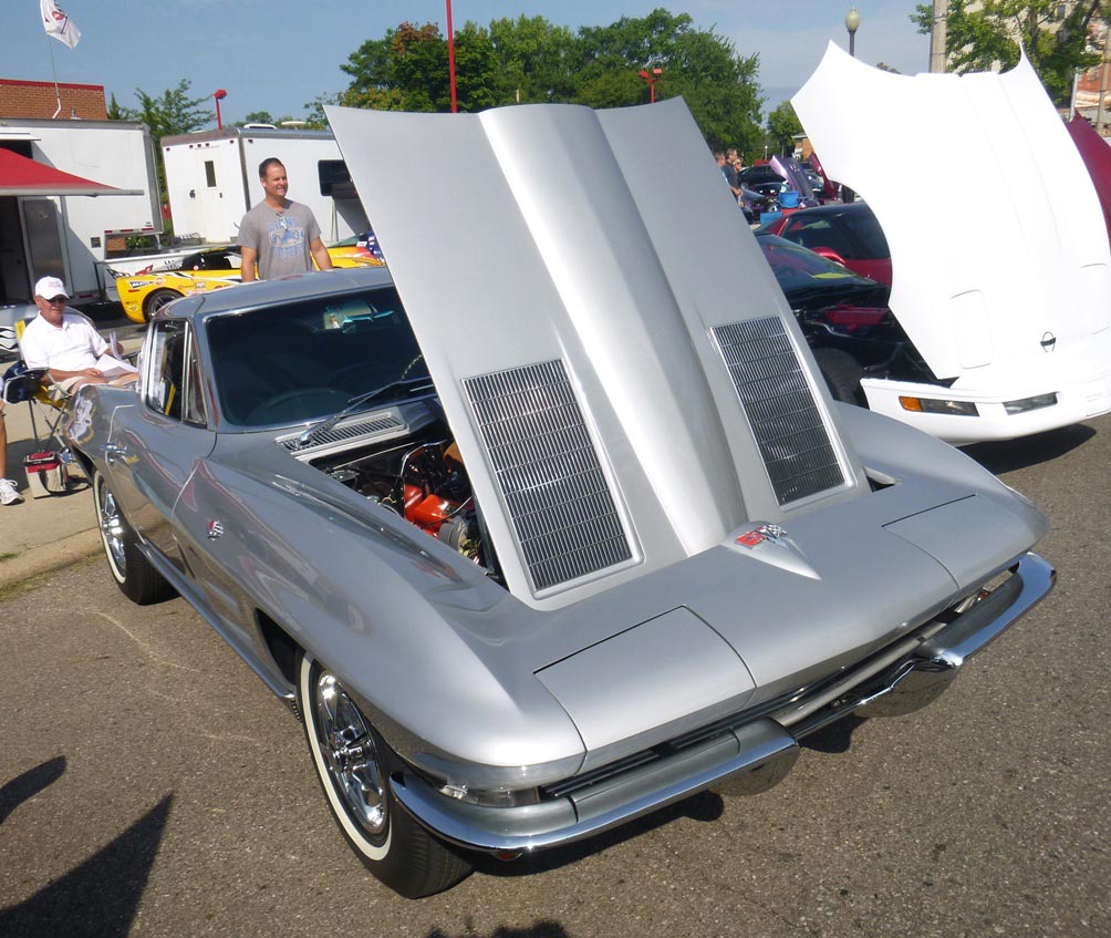 [PICS] Corvette Reunion: The Biggest and Best Yet! - Corvette: Sales ...