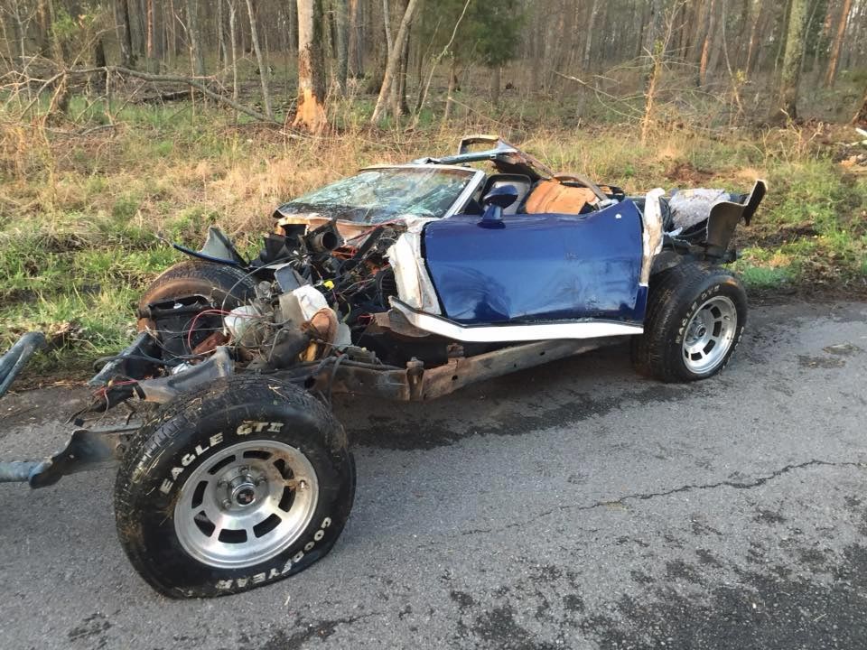 [ACCIDENT] Horrific Crash with Tree Destroys this C3 Corvette ...