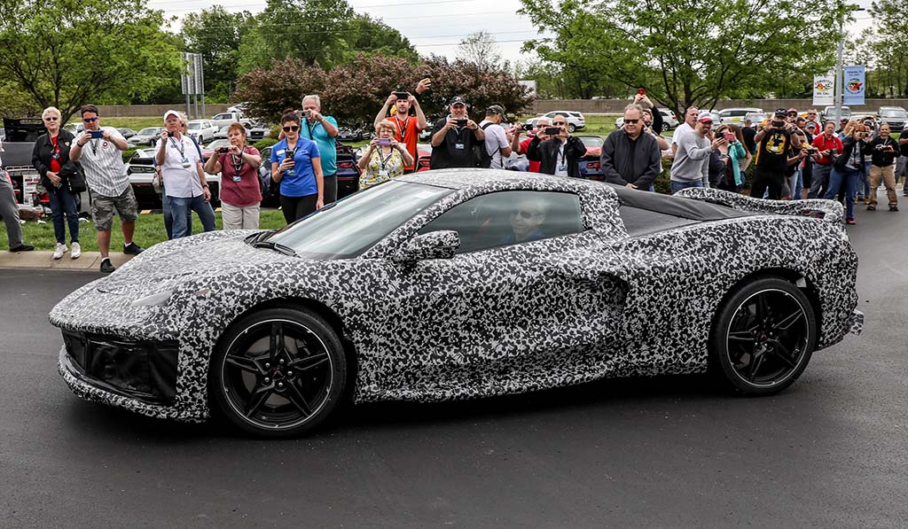 [VIDEO] The C8 Mid-Engine Corvette Makes A Drive-By Appearance at the ...