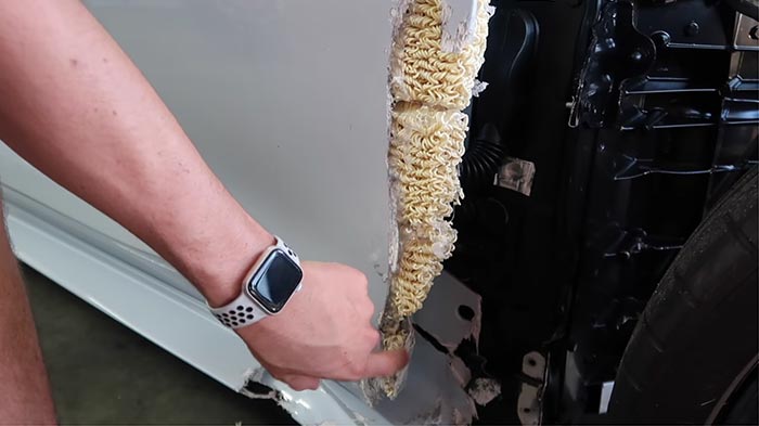 [VIDEO] Fixing Body Damage on a Wrecked 2020 Corvette With Ramen ...
