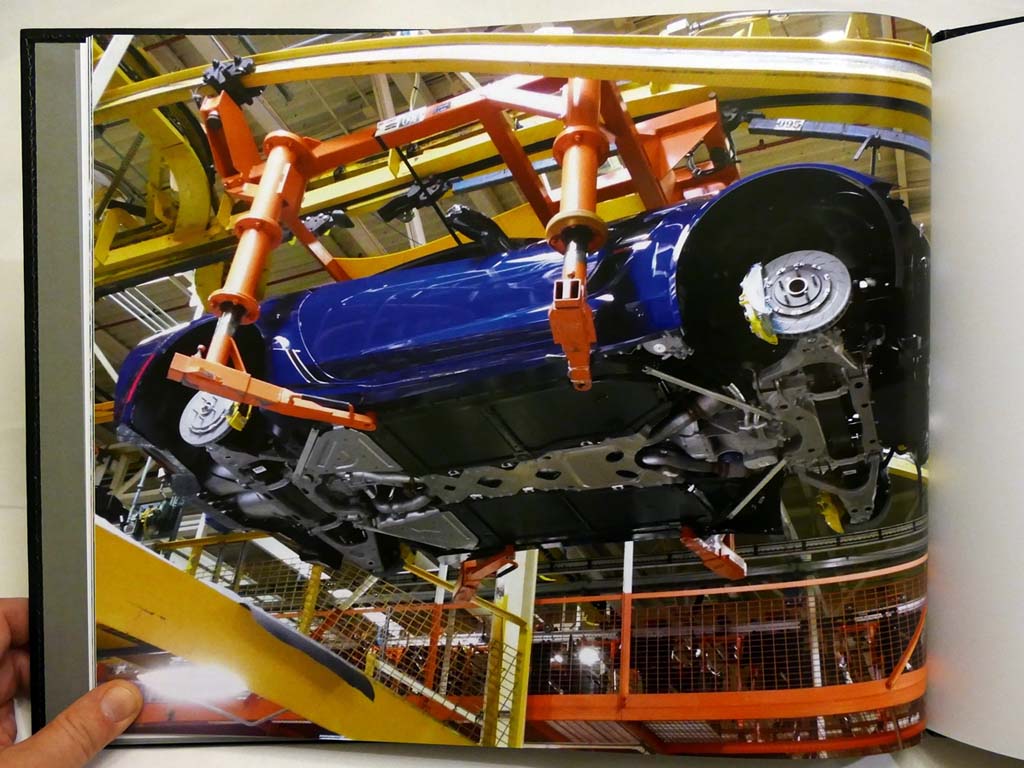 [PICS] Commemorate the Build of Your 2020 Corvette with a Photo Album ...
