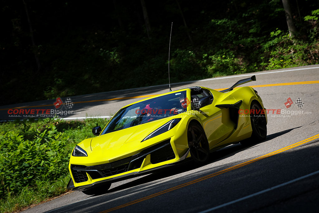[SPIED] Accelerate Yellow 2023 Corvette Z06/Z07 Takes on the Tail of ...