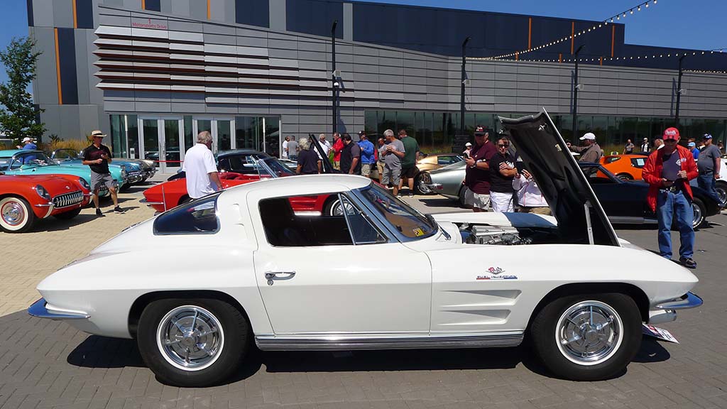 [PICS] Celebrate 70 Years of Corvettes with the 70th Anniversary ...