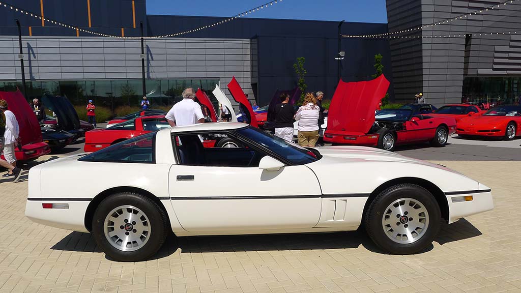 [PICS] Celebrate 70 Years of Corvettes with the 70th Anniversary ...