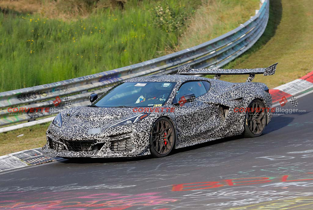 [SPIED] C8 Corvette ZR1 Sheds Its Camouflage and It's Even Better Than ...