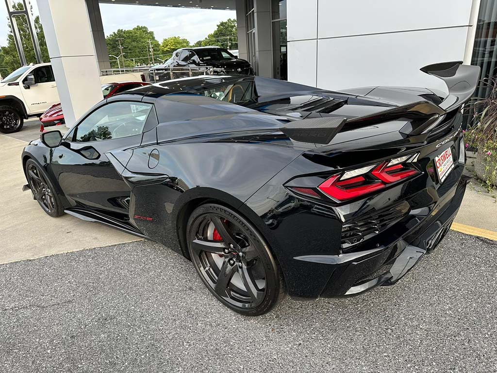National Corvette Seller Mike Furman Delivers His 6,000th New Corvette ...