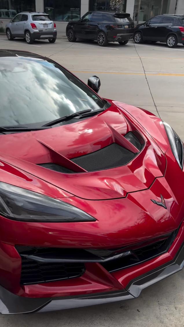 [SPIED] Another Walk Around Tony Roma's 2025 Corvette ZR1 - Corvette ...