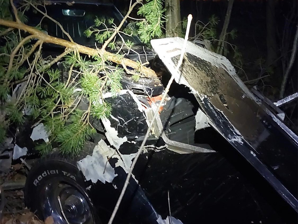 [ACCIDENT] Canadian Driver of a Classic C3 Corvette Can't See the ...