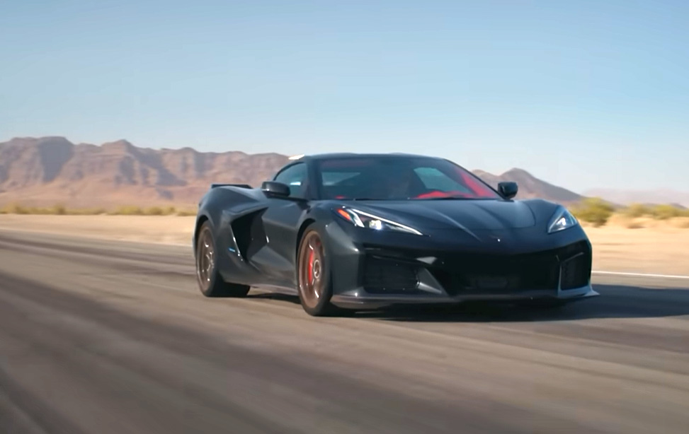 [VIDEO] Corvette E-Ray Drag Races a McLaren 750s During MotorTrend's ...