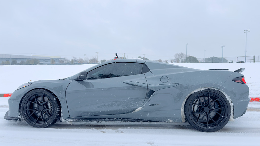 [VIDEO] Driving the AWD Corvette E-Ray in the Snow - Corvette: Sales ...