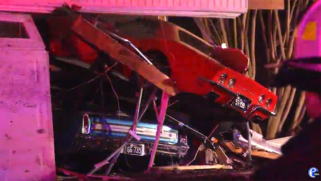 [ACCIDENT] SUV Crashes into Two Houses in Delaware and Damages a C3 ...