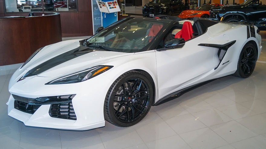 Florida Man Wins the Christmas Day Giveaway of a 1957 Corvette from the ...