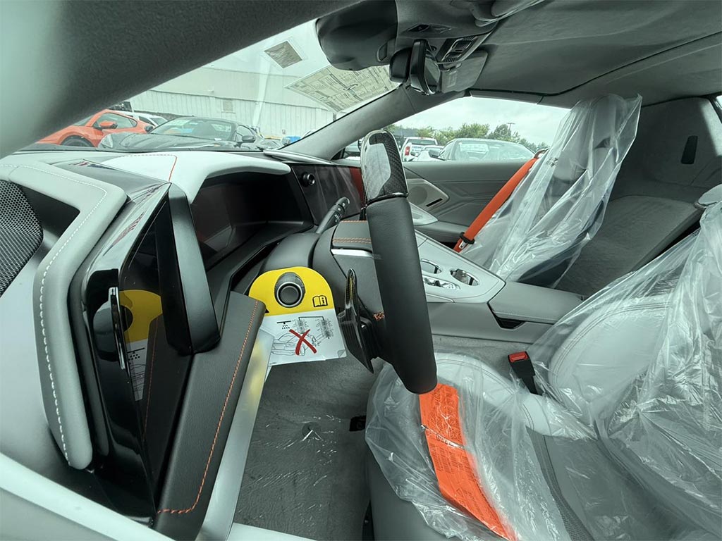 [PICS] 2026 Corvette in Blade Silver with Sky Cool Gray/Medium Ash and ...