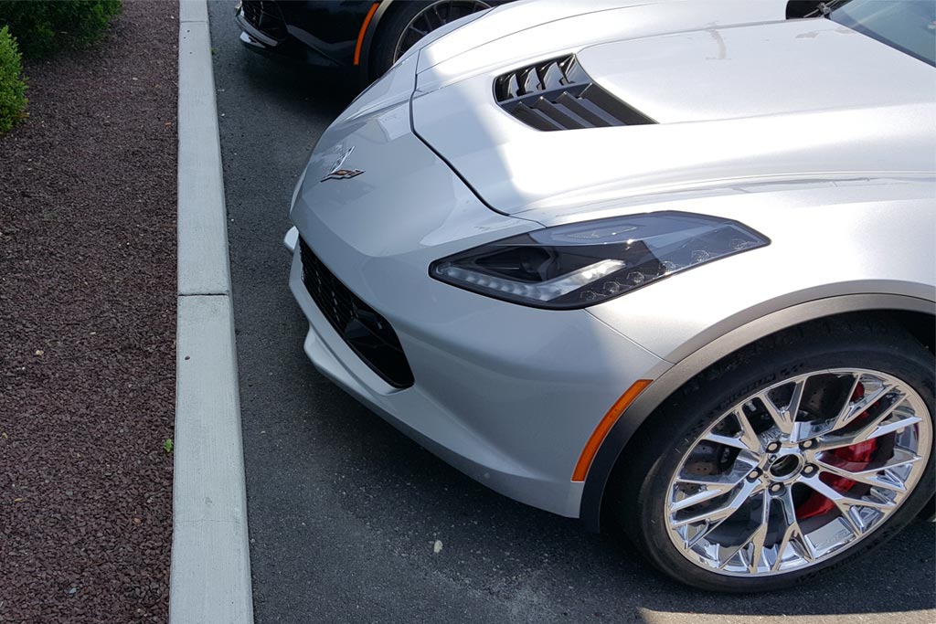 [VIDEO] 2016 Corvette's Front Facing Parking Assist Curb Cameras in ...