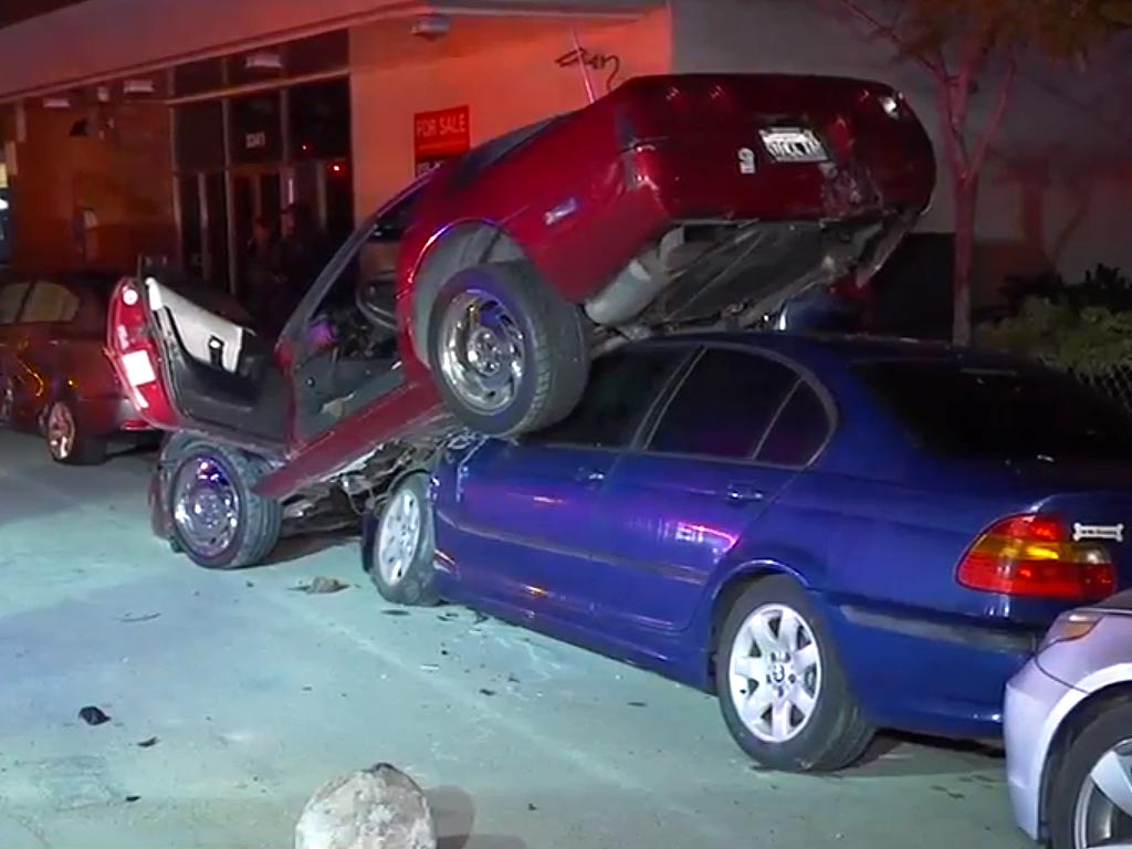 [ACCIDENT] C4 Corvette Driver Crashes Into Parked Cars and Winds Up ...