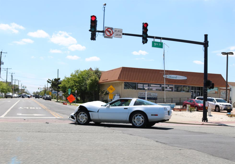 [ACCIDENT] A White C4 Corvette Involved in a Single Car Crash in New ...