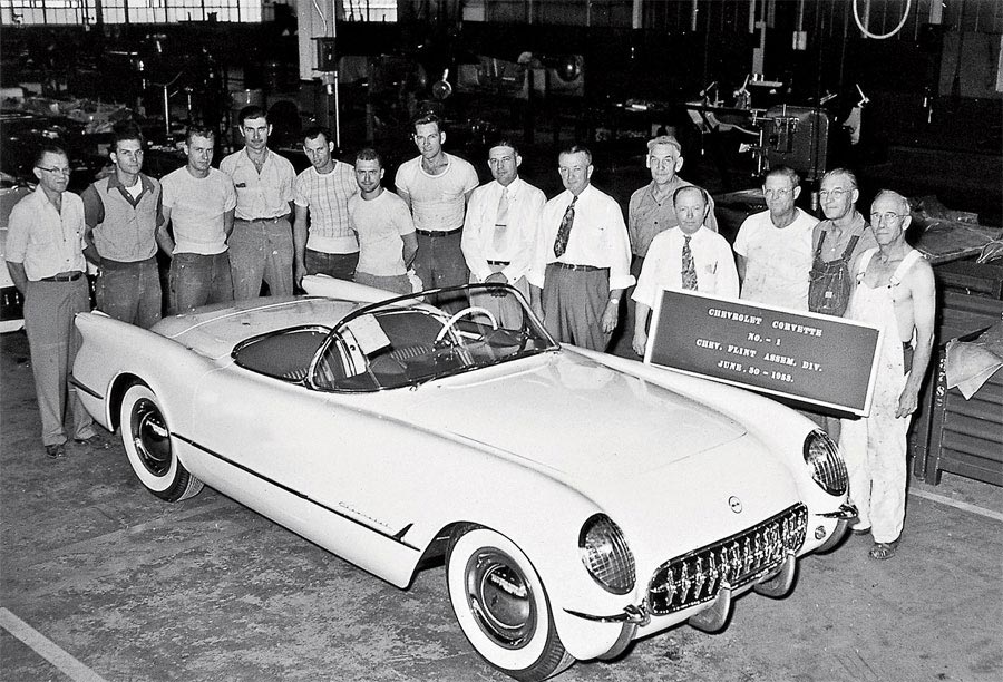 What If the Original Corvette Had Its Engine Mounted in the Middle All ...