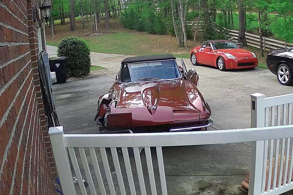 [ACCIDENT] Home Surveillance Video Captures the Moment the Brakes ...