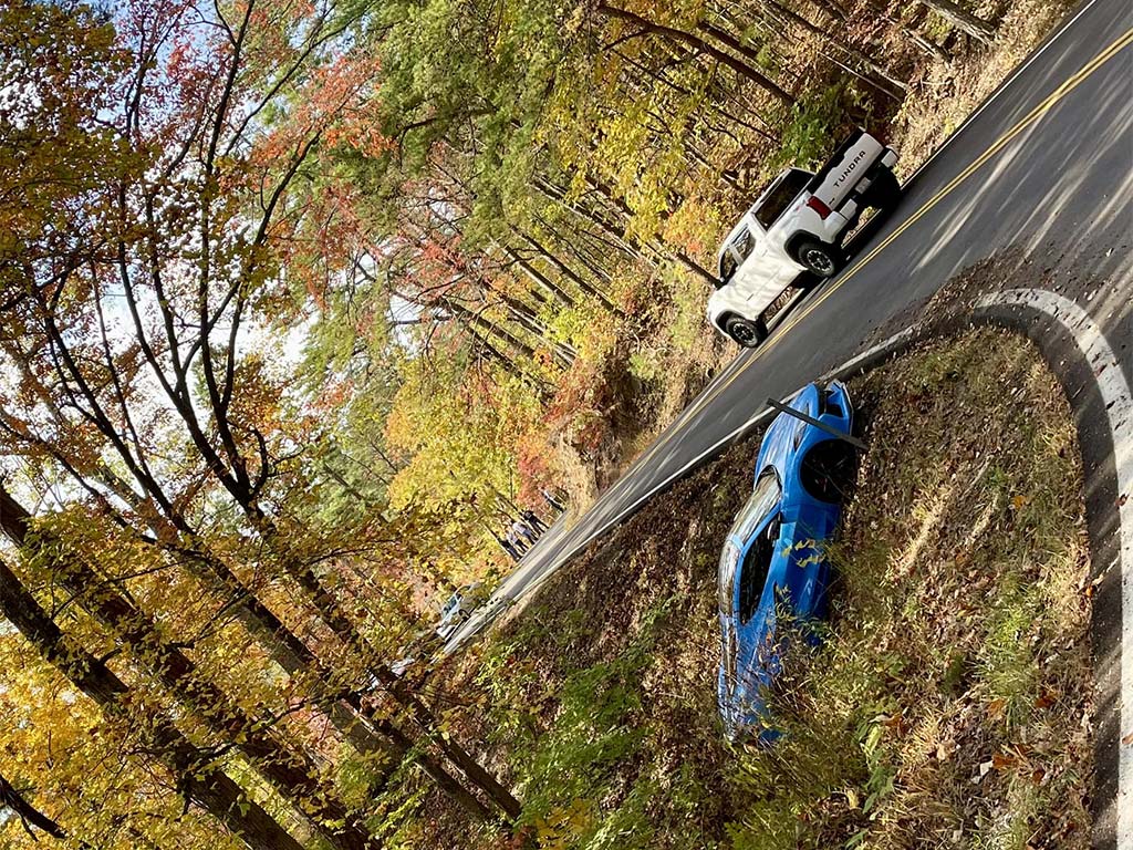 [ACCIDENT] C8 Corvette E-Ray Goes Off Road on Tail of the Dragon ...