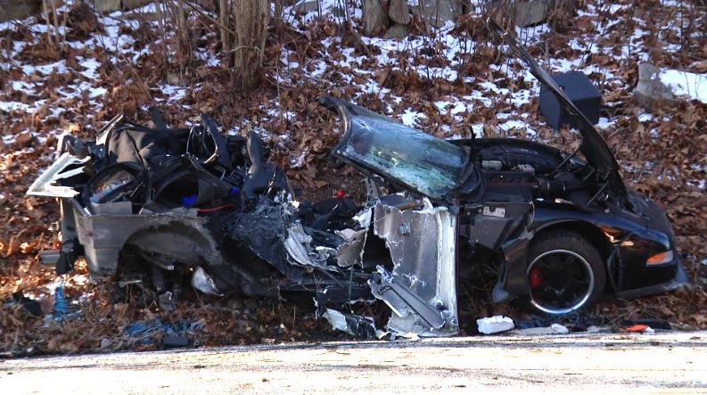 [ACCIDENT] C5 Corvette Collides with a Massachusetts School Bus ...